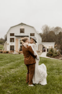 Barn South Wedding Venue Guide - Saturday Sun