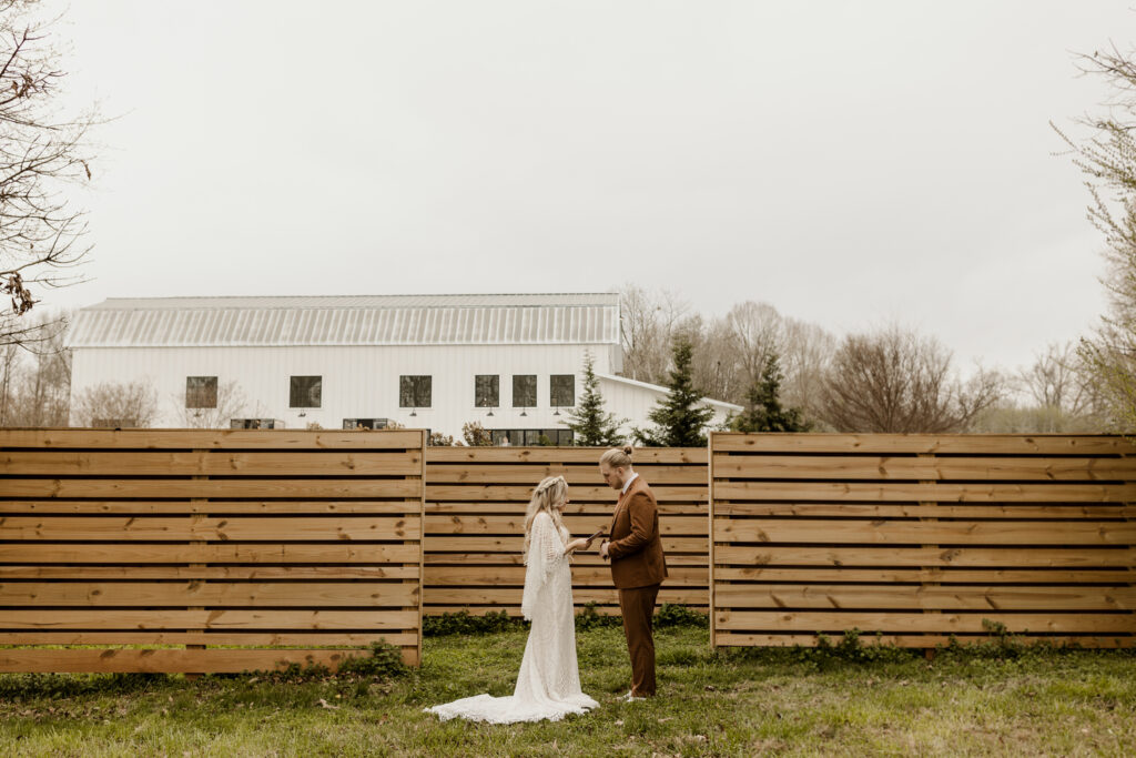 Barn South Wedding Venue Guide - Saturday Sun
